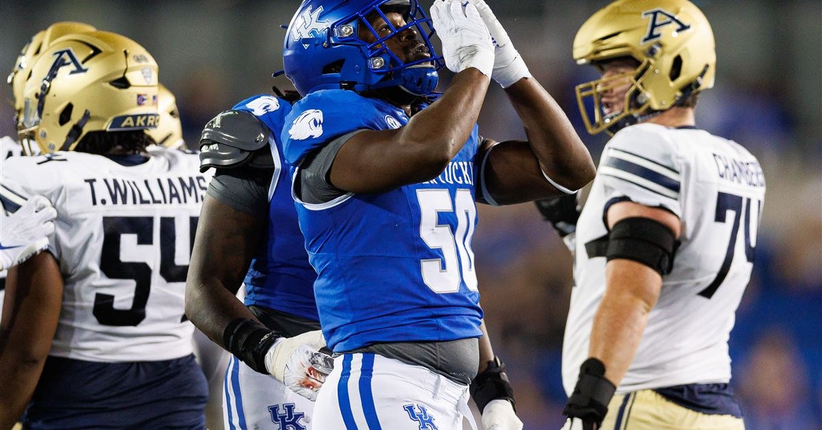 Coastal Carolina DL Darrion Henry-Young commits to Virginia