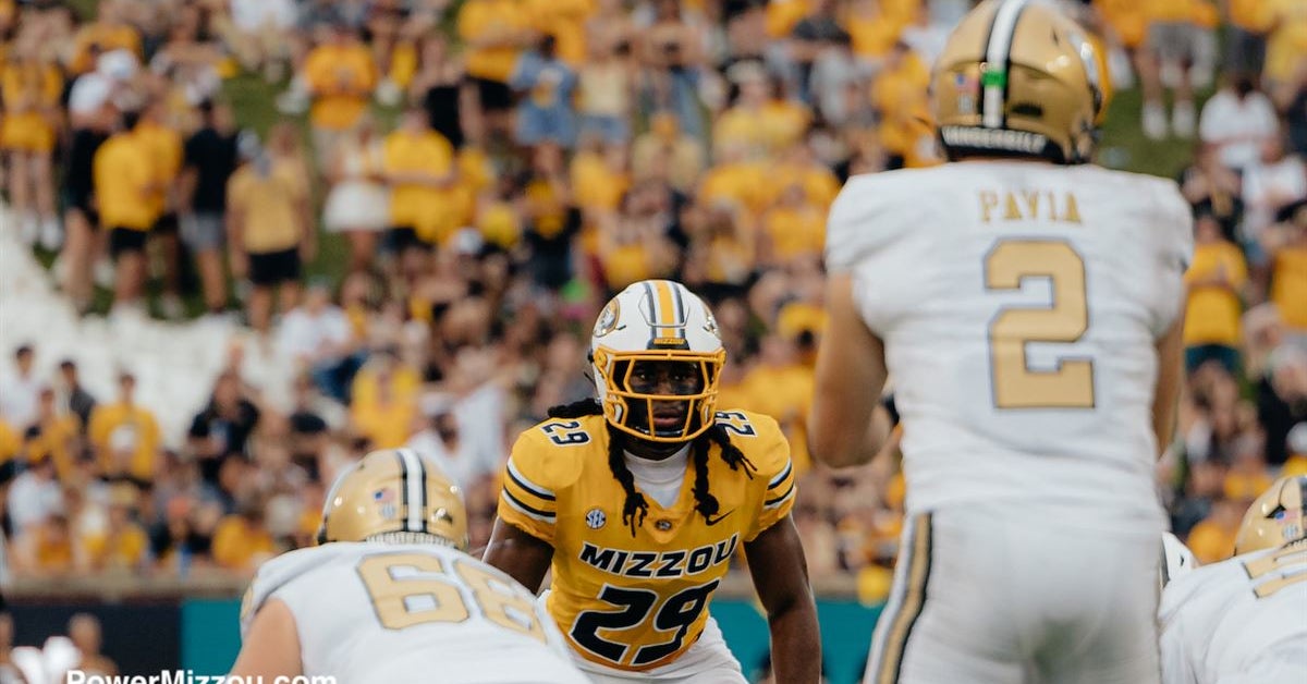 Mizzou LB Khalil Jacobs details how he tore his pec and eagerness to ...