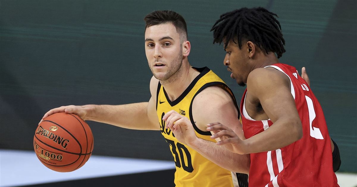 Report: Connor McCaffery cleared for basketball activities
