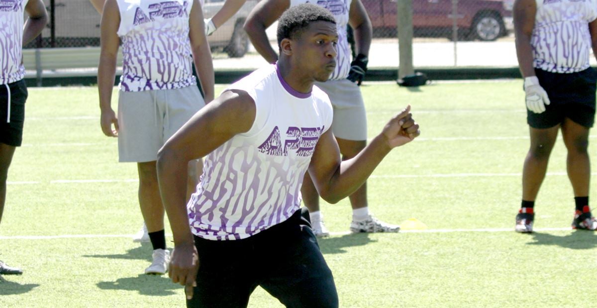 LB Martrell Harris in very frequent contact with handful of schools