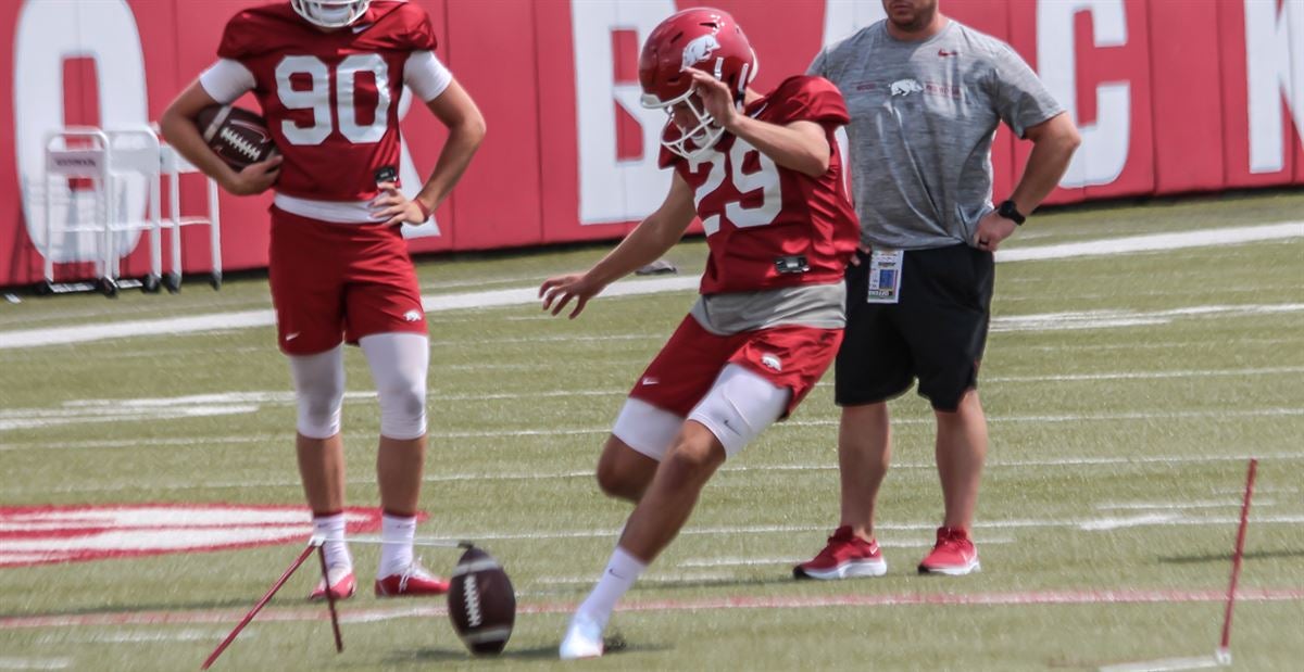 Razorbacks closer to defining roles on special teams