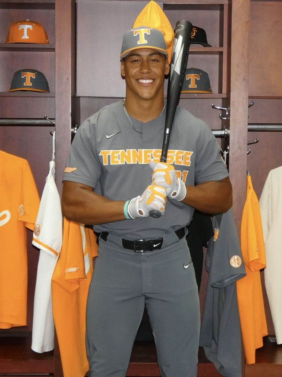 UConn star commits to Tennessee baseball