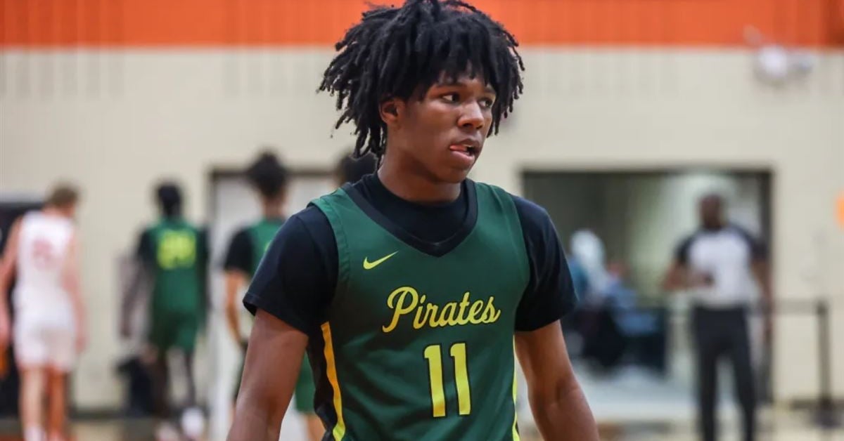 Casmir Chavis Commits to UW Ahead of 2024 Mid-Year Signing Day