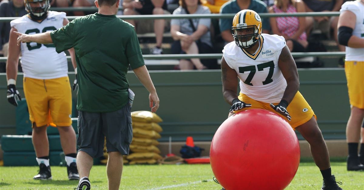 Report: Packers tender OL Adam Pankey