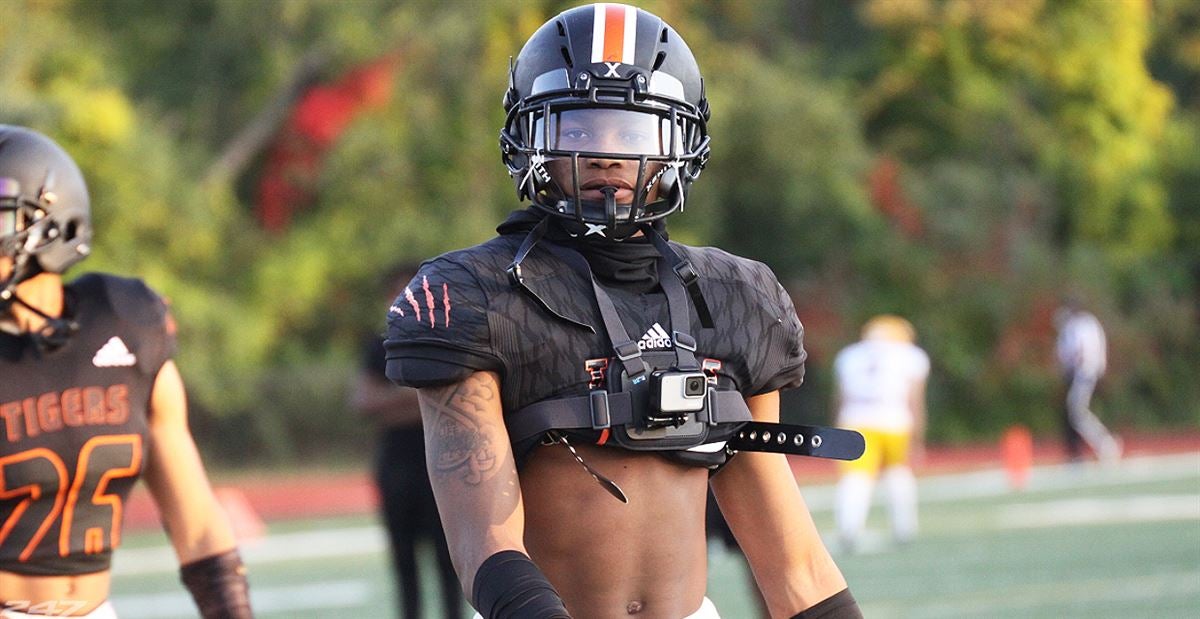 Four-star DB Myles Rowser commits to Arkansas