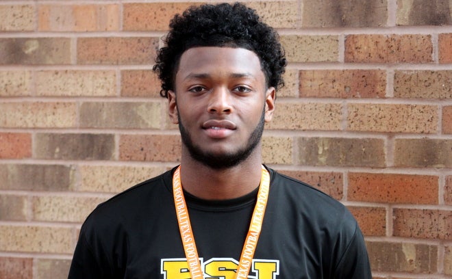 Xavier Lewis Will Visit Texas