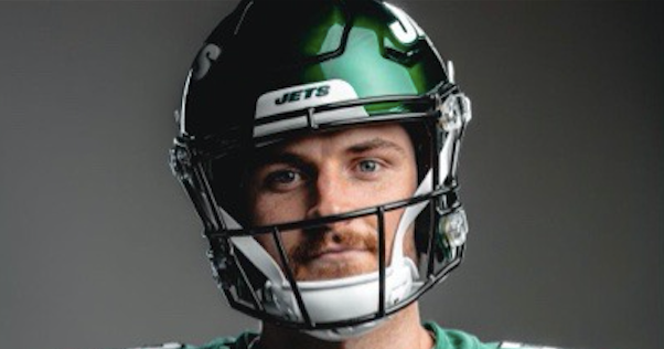 11 Youthful Questions for Jets QB and WSU legend Luke Falk