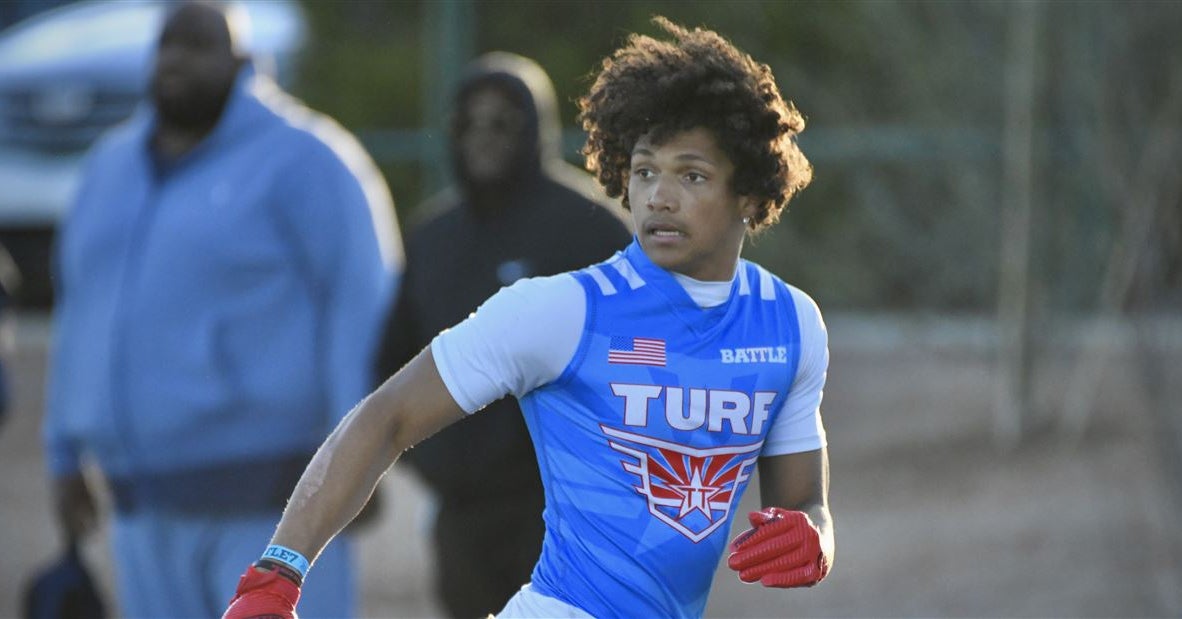 Dynamic pass-catcher Dezmen Roebuck commits to Washington