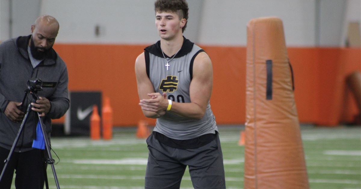 Garrett Riley to visit Top247 sophomore QB this week