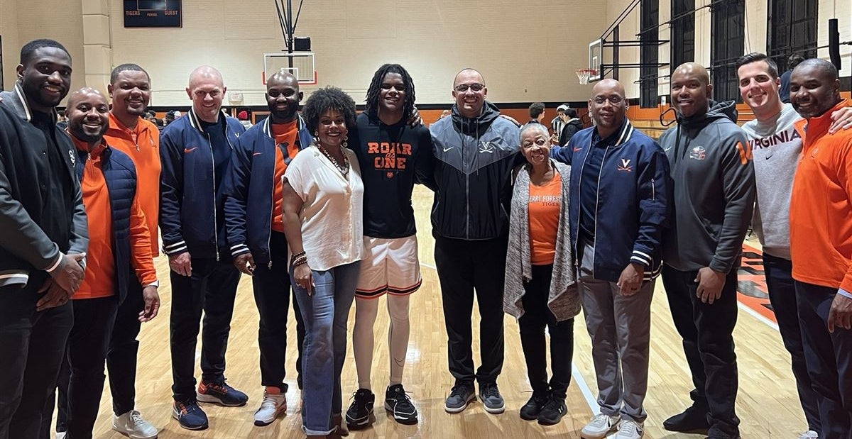 Virginia's full court press on Woodberry Forest DB Sheldon Robinson ...