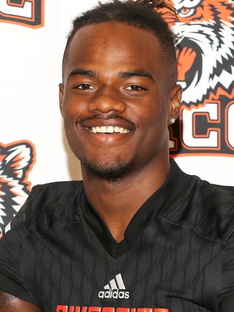 Speedster Talks About Signing With Eagles