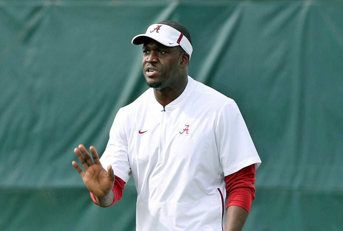 Vikings HC Mike Zimmer praises new DBs coach Karl Scott