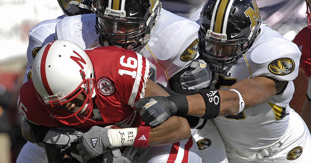 Big 12 football: Chuck Neinas questions departures of Nebraska, Missouri