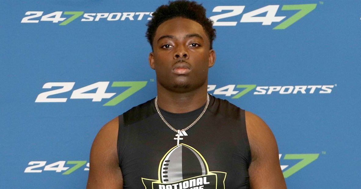 Miami signs high-motor DL Mykah Newton