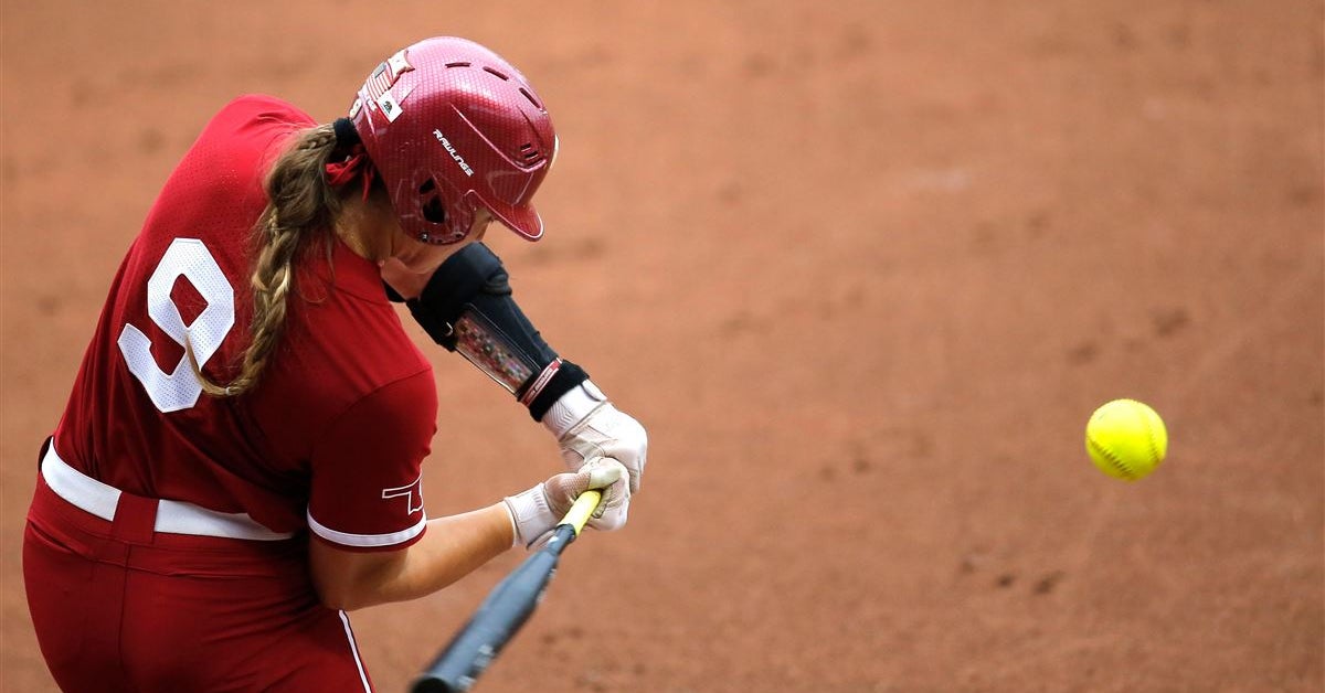 Kinzie Hansen's big day helps OU softball run-rule Houston, clinch series