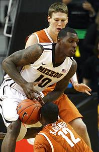 Pudner: Chase Ross Dunk Puts Marquette on Verge of History with 5 ...