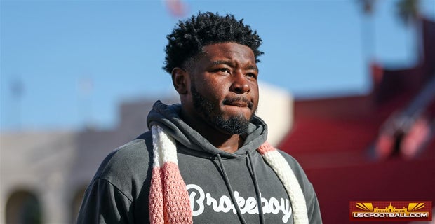 DRIP CHECK: USC players show their style as they arrive for Notre Dame game