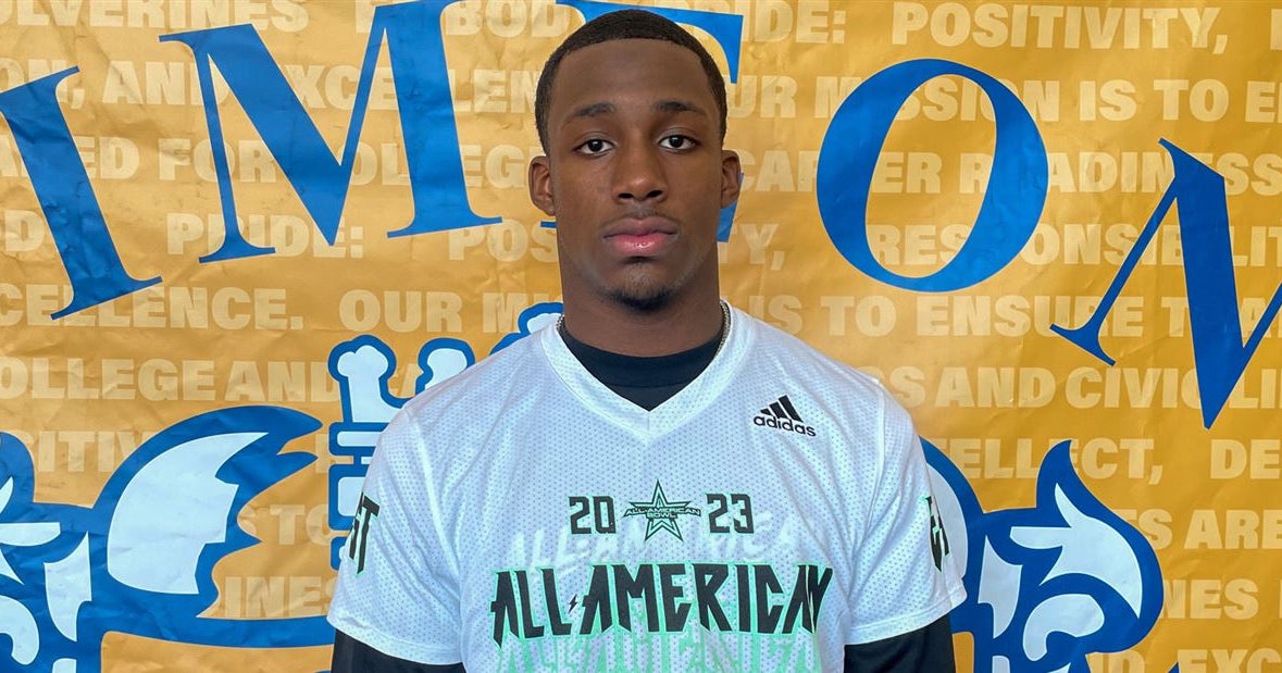 WR Malik Elzy receives All-American Bowl jersey