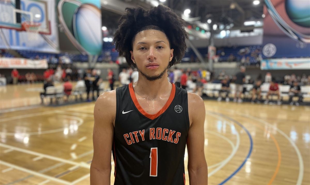 KAYVAUN MULREADY COMMITS TO THE FRIARS