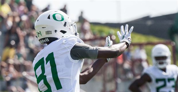 WATCH: Daewood Davis make a nifty one-handed catch