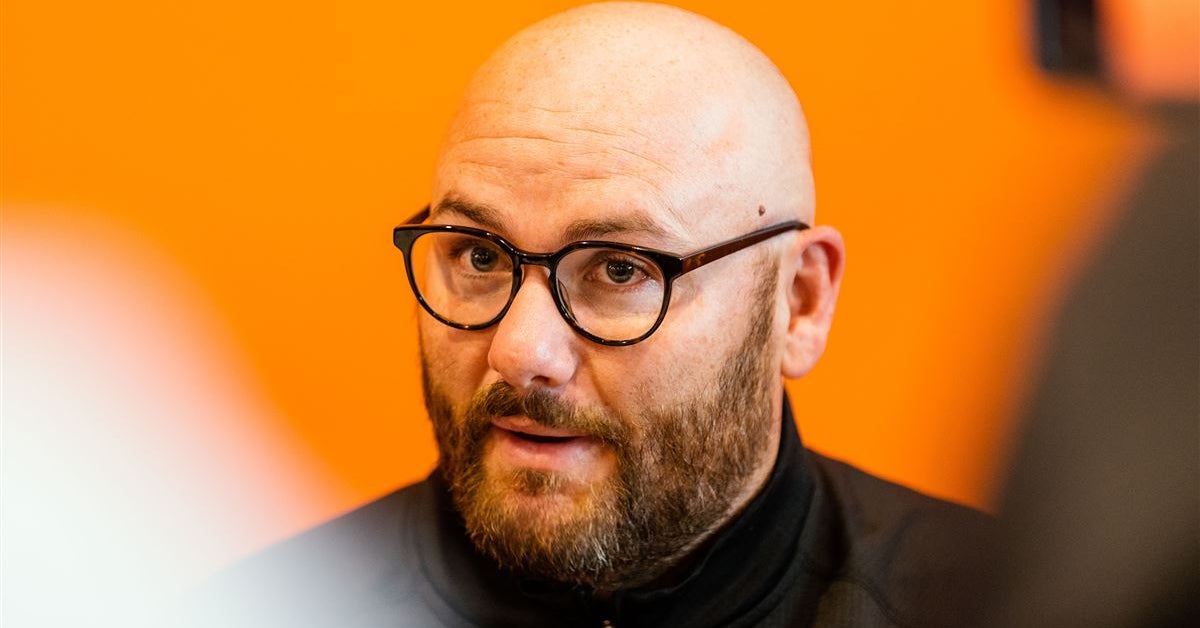 Thomas Austin previews 2022 season, Clemson offensive line