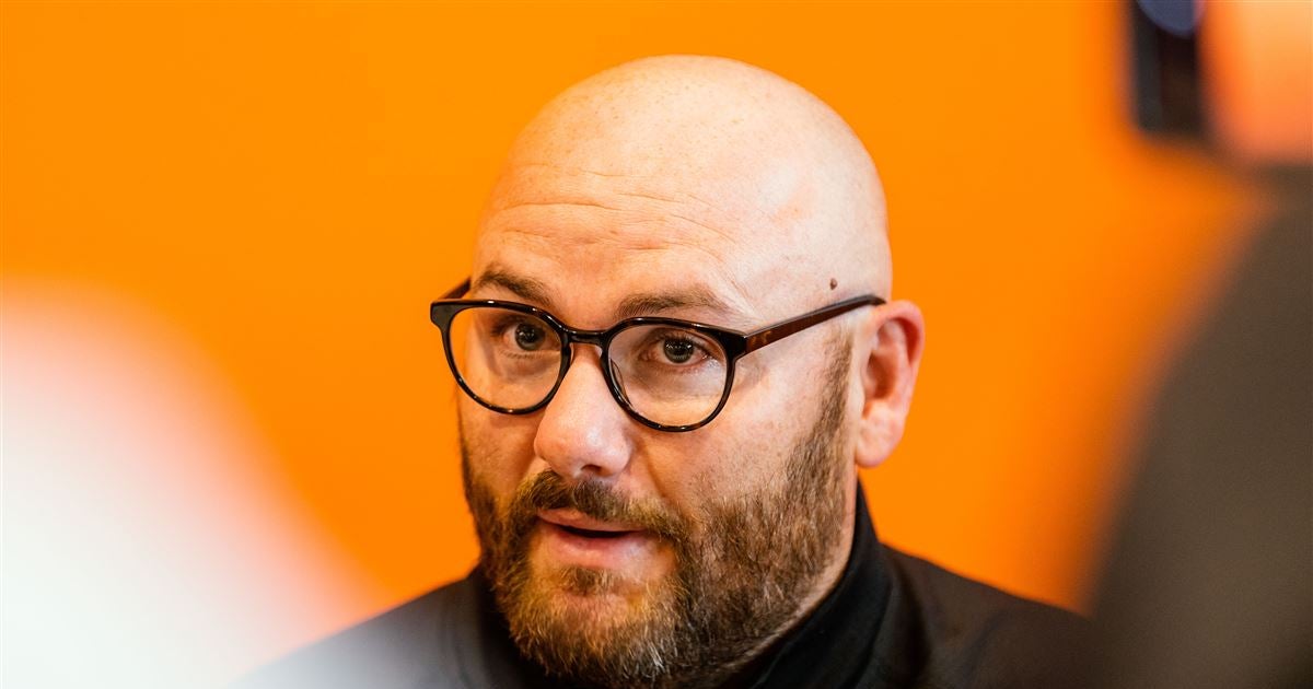 Thomas Austin previews 2022 season, Clemson offensive line