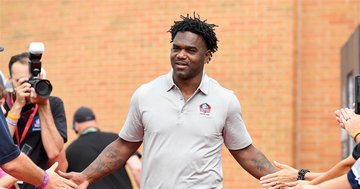 NFL Hall of Famer Edgerrin James reacts to son's Cincinnati basketball ...