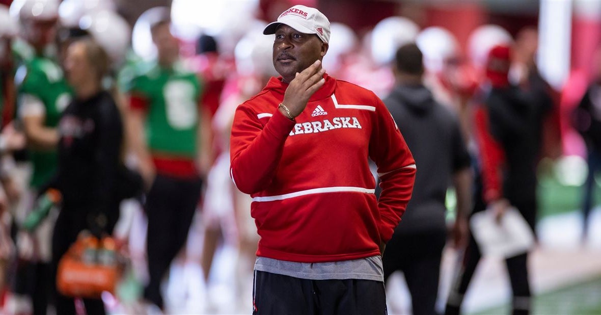 Quick Hits: Sean Beckton hits on tight ends, injuries and the run game