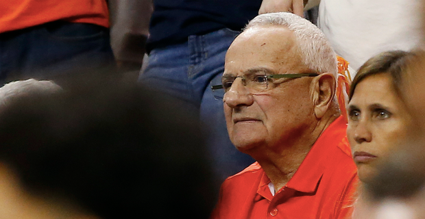 Tony Bennett just wishes he'd saved that pic with Michael Jordan