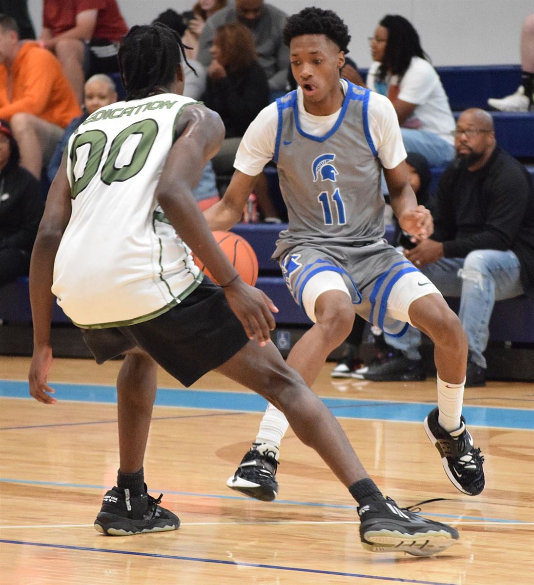Sights and Sounds: Galaxy of top hoops stars on display at Midwest Live ...