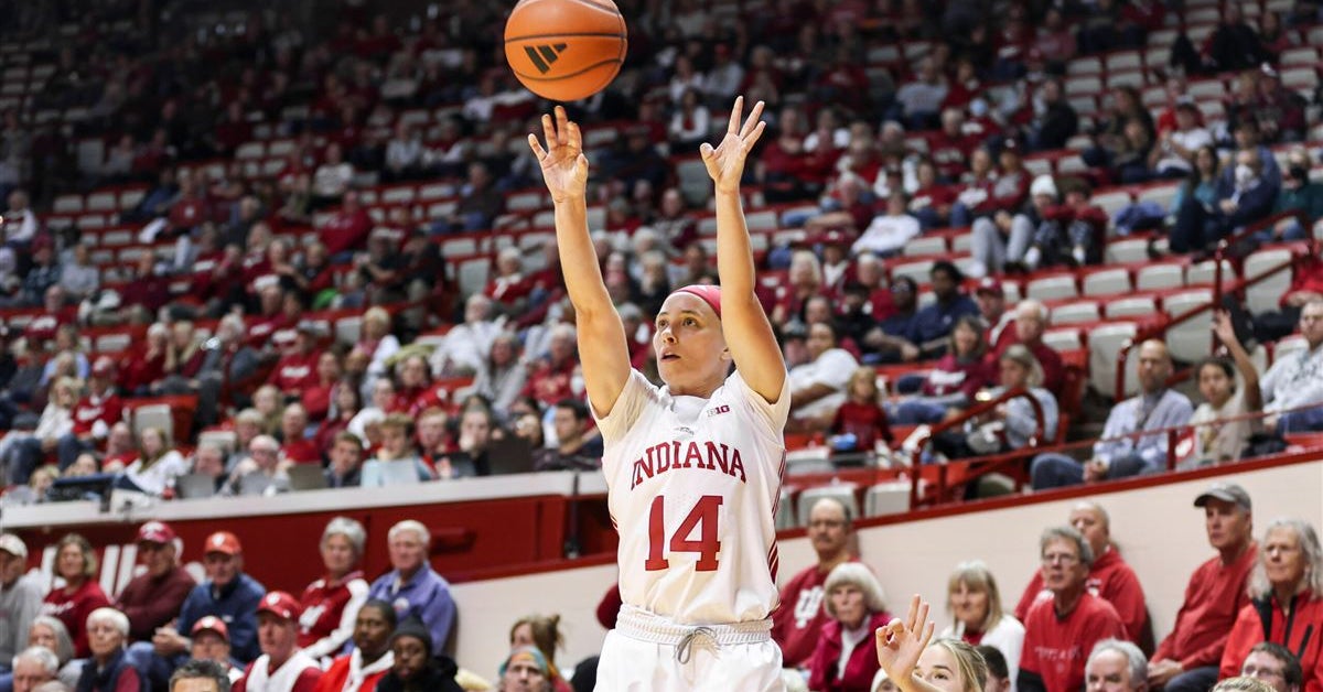 Sara Scalia sets new single-season 3-point record