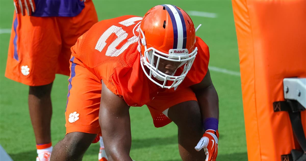 Clemson holds fourth practice, Xavier Kelly stands out