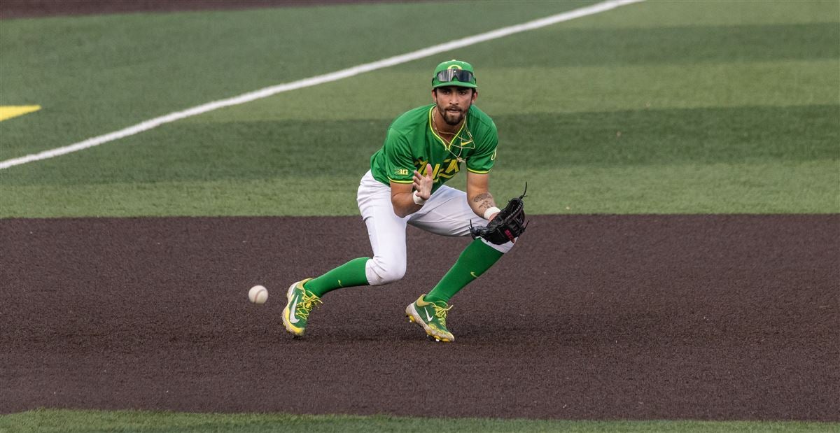 Photos from Oregon's Senior Day and three-game sweep of Washington