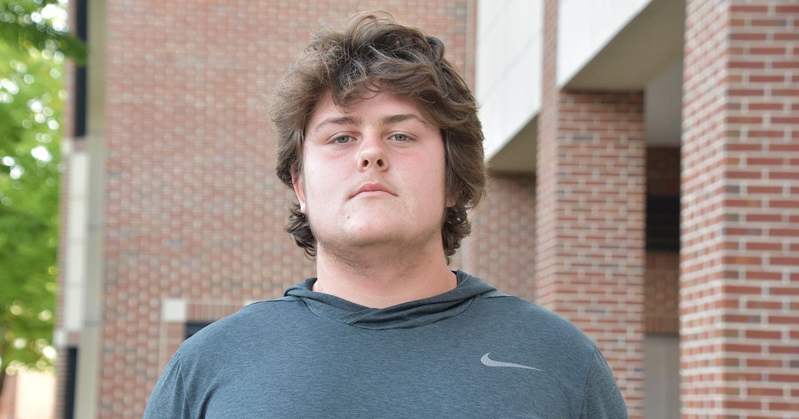 In-state offensive tackle got to see Randy Clements in action