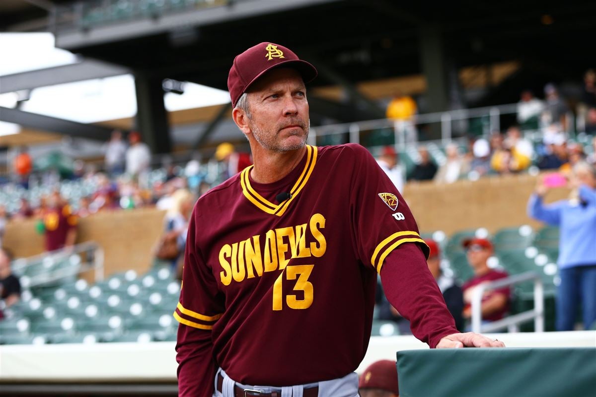 Michigan officially names Tracy Smith new baseball coach