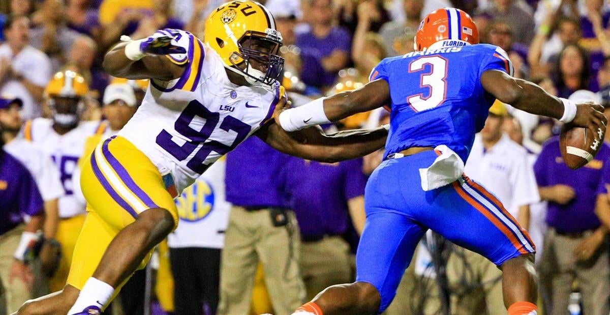 Cowboys promote DE Lewis Neal to team's active roster