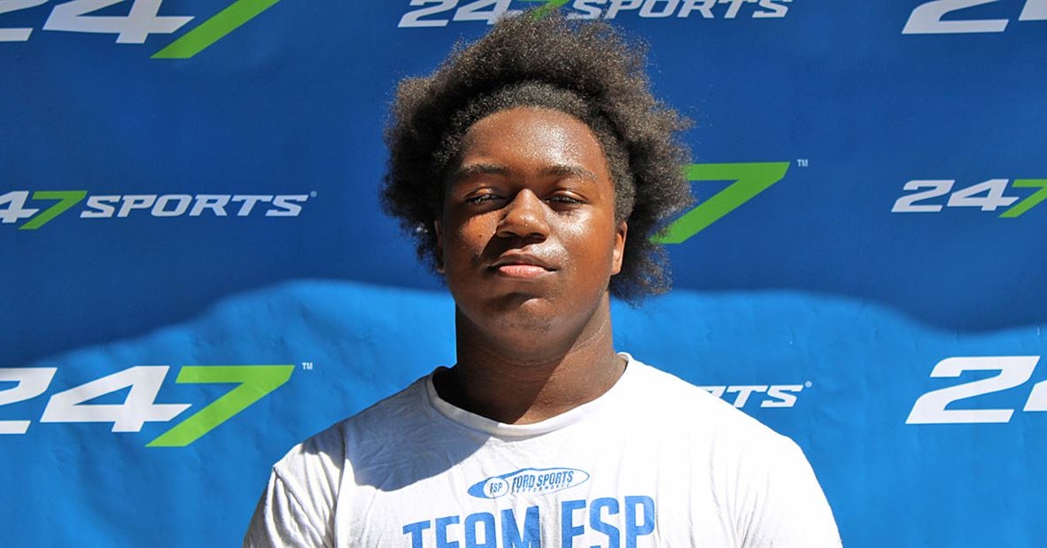 2025 OL Demetri Manning saw recruitment take off in offseason