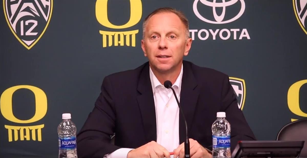 Oregon AD Rob Mullens honored as Athletic Director of the Year