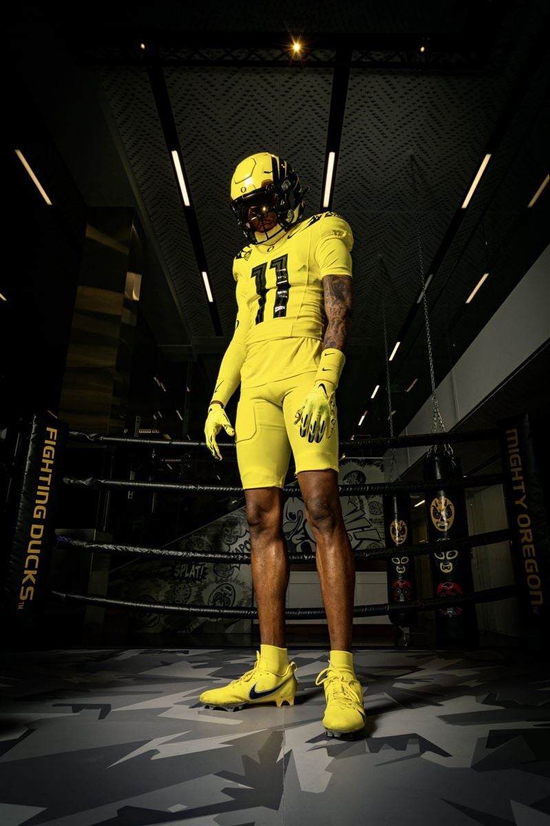 No. 6 Oregon announces uniforms for game 10 vs. No. 25 Washington