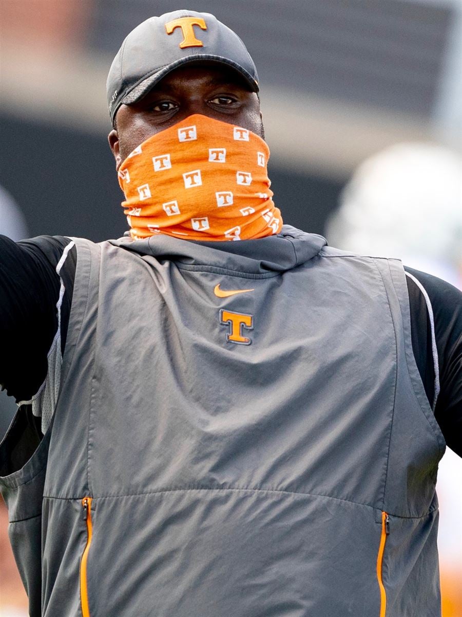 Tee Martin heading to NFL as Ravens wide receivers coach