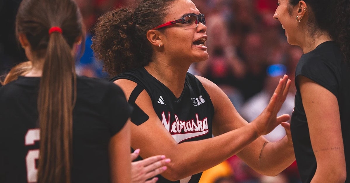 Social media reaction to Nebraska volleyball's reverse sweep of Kentucky