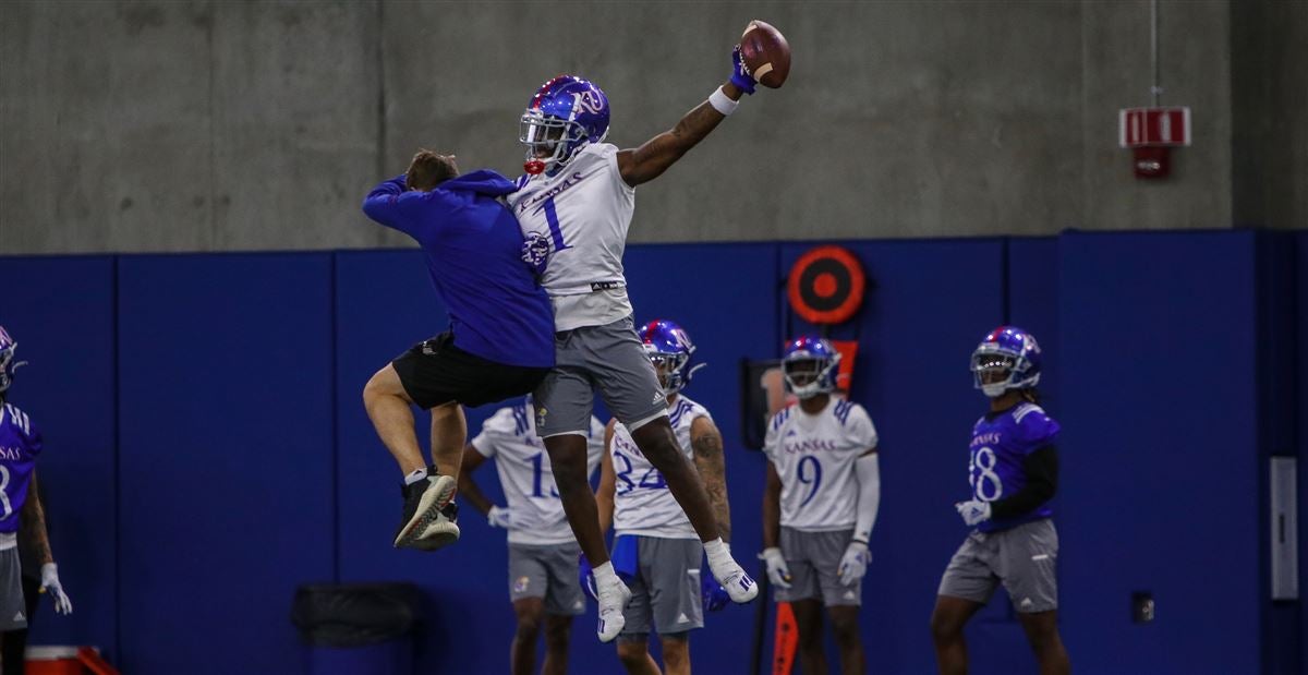 Kansas football's Kenny Logan has unfinished business in 2021