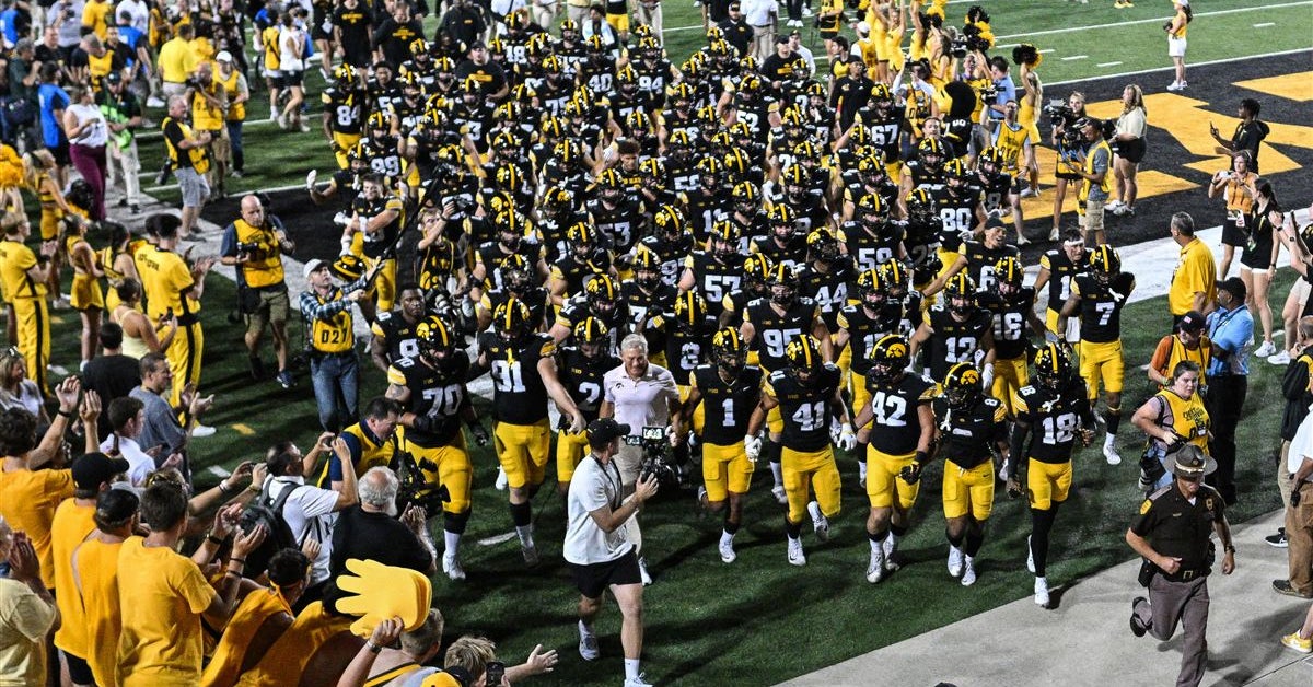 Pro Football Focus Grades, Snap Counts, and Analysis from Iowa's 47-7 ...