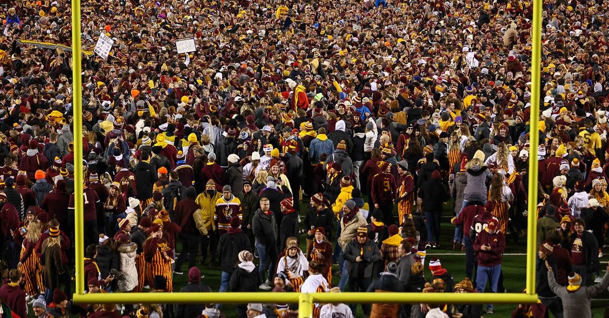 Scenes of 2021 loss to Minnesota fueling Badgers as 'Axe Week' begins