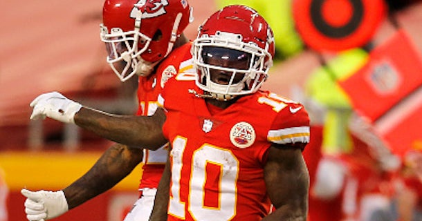 Tyreek Hill responds to video of pushing his coach