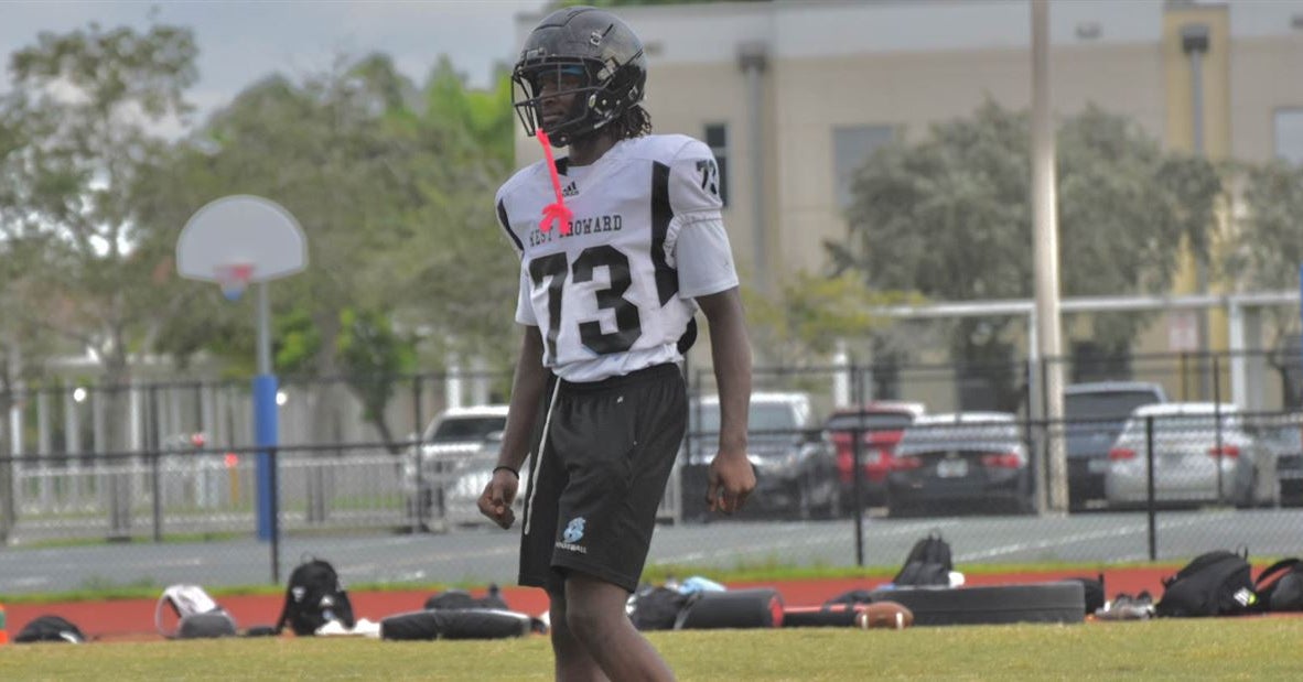 WR commit Joshua Moore "still 100-percent a Gator" despite week one loss