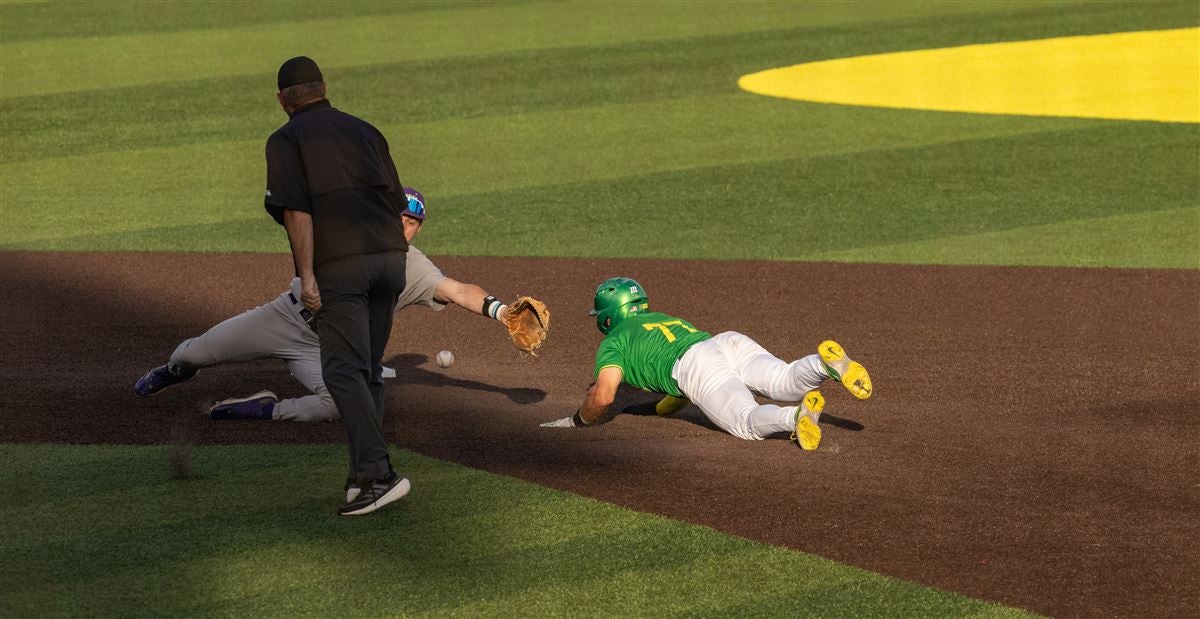 Photos from Oregon's Senior Day and three-game sweep of Washington