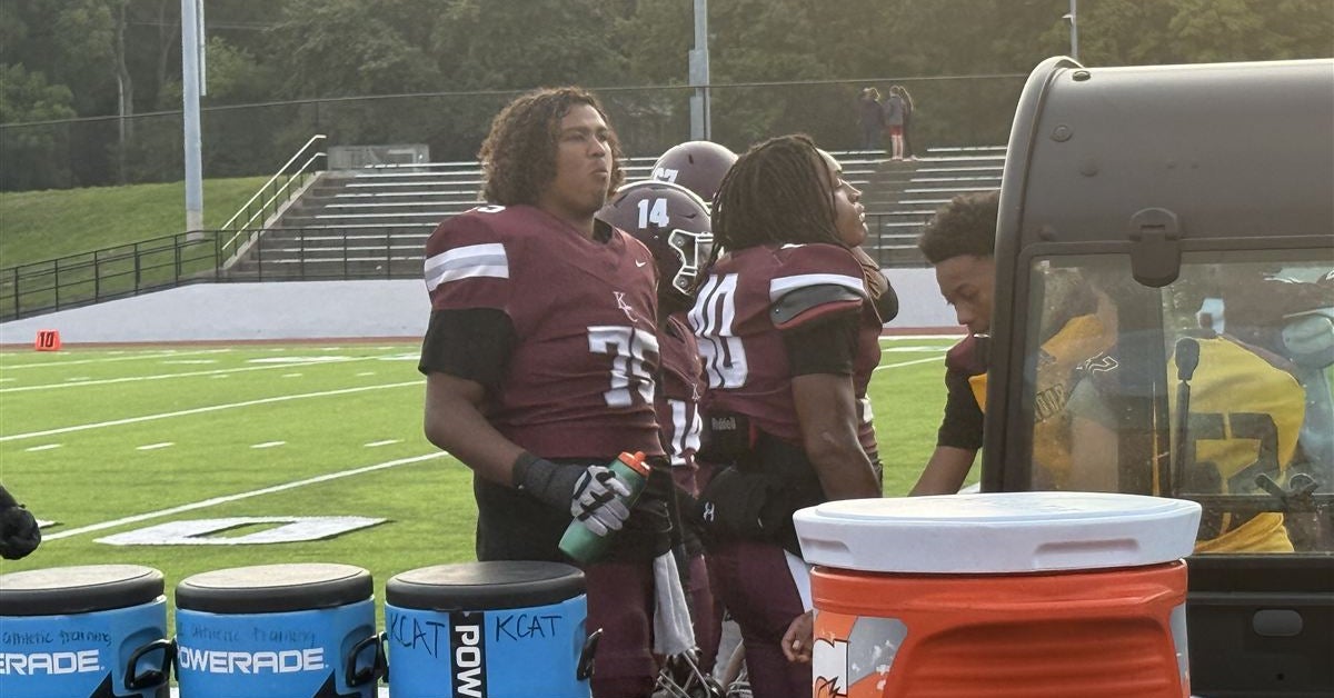 2027 Four-Star OT Dewey Young Dominant in Kalamazoo Central Win, Talks ...