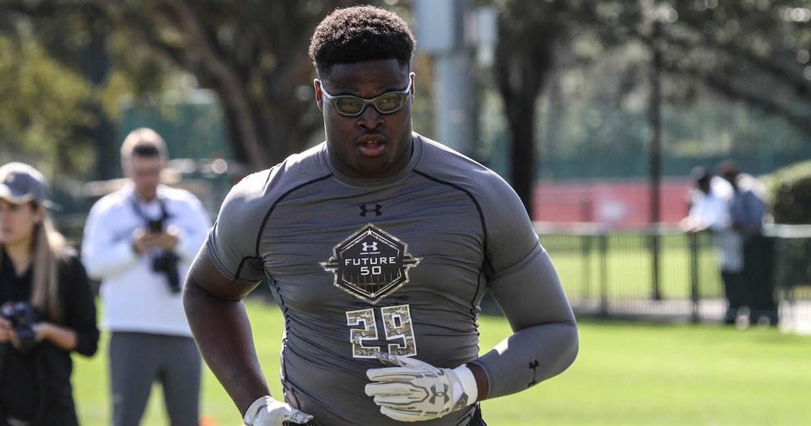 Top100 DT Sandidge Arrives at Miami