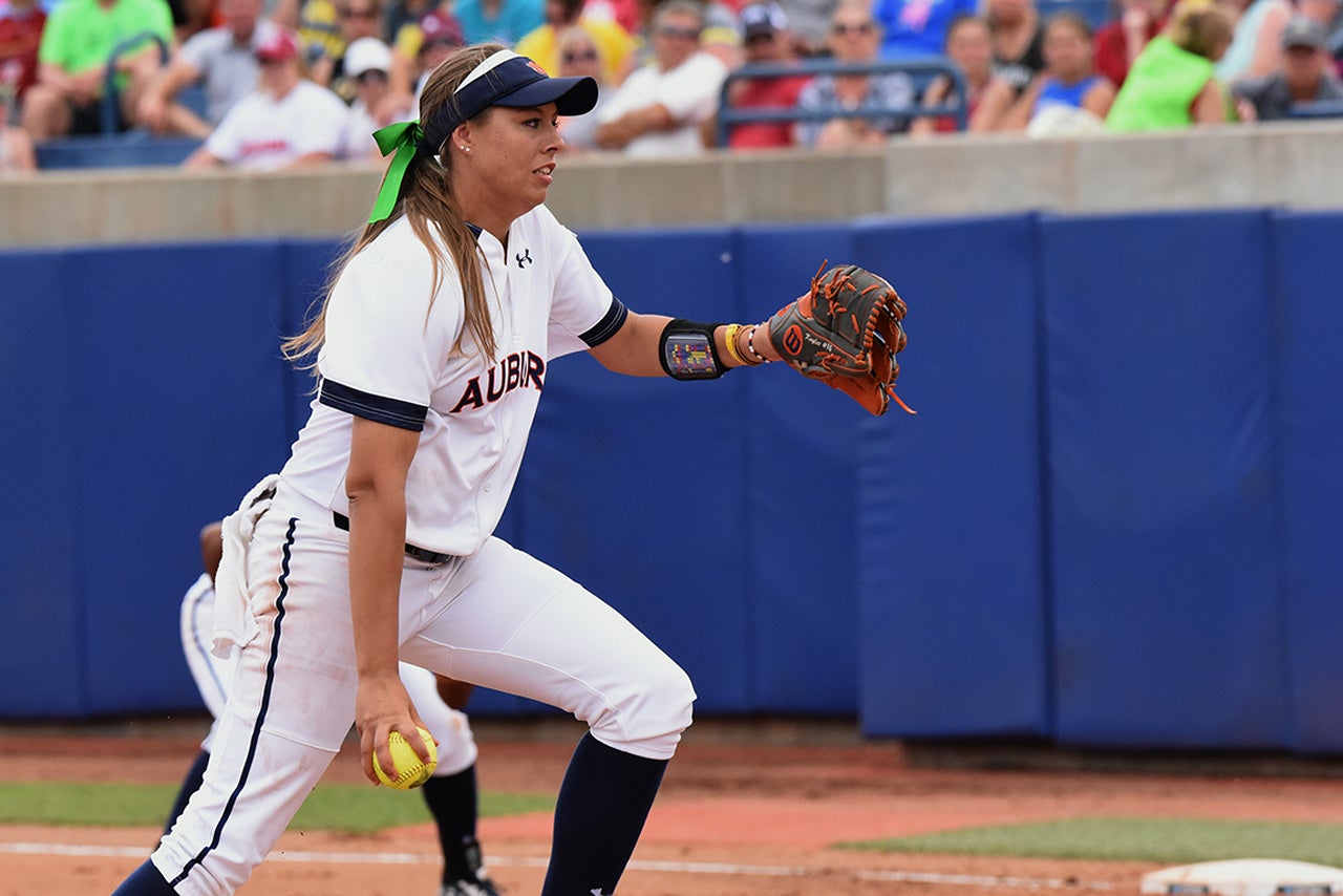AU 10, UCLA 3: World Series News & Notes